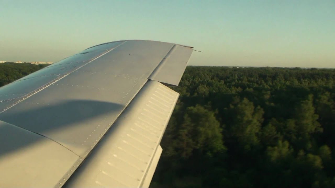 Piper Seneca, 8 bumpy landings (wing view) [HD 1080] - YouTube