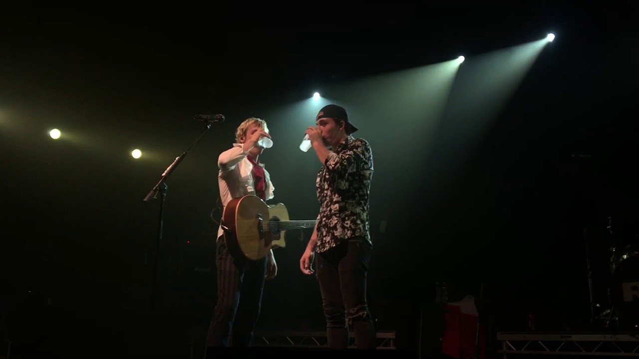 R5- Repeating days & Pass me by Warsaw, Poland 10/22/17 - YouTube