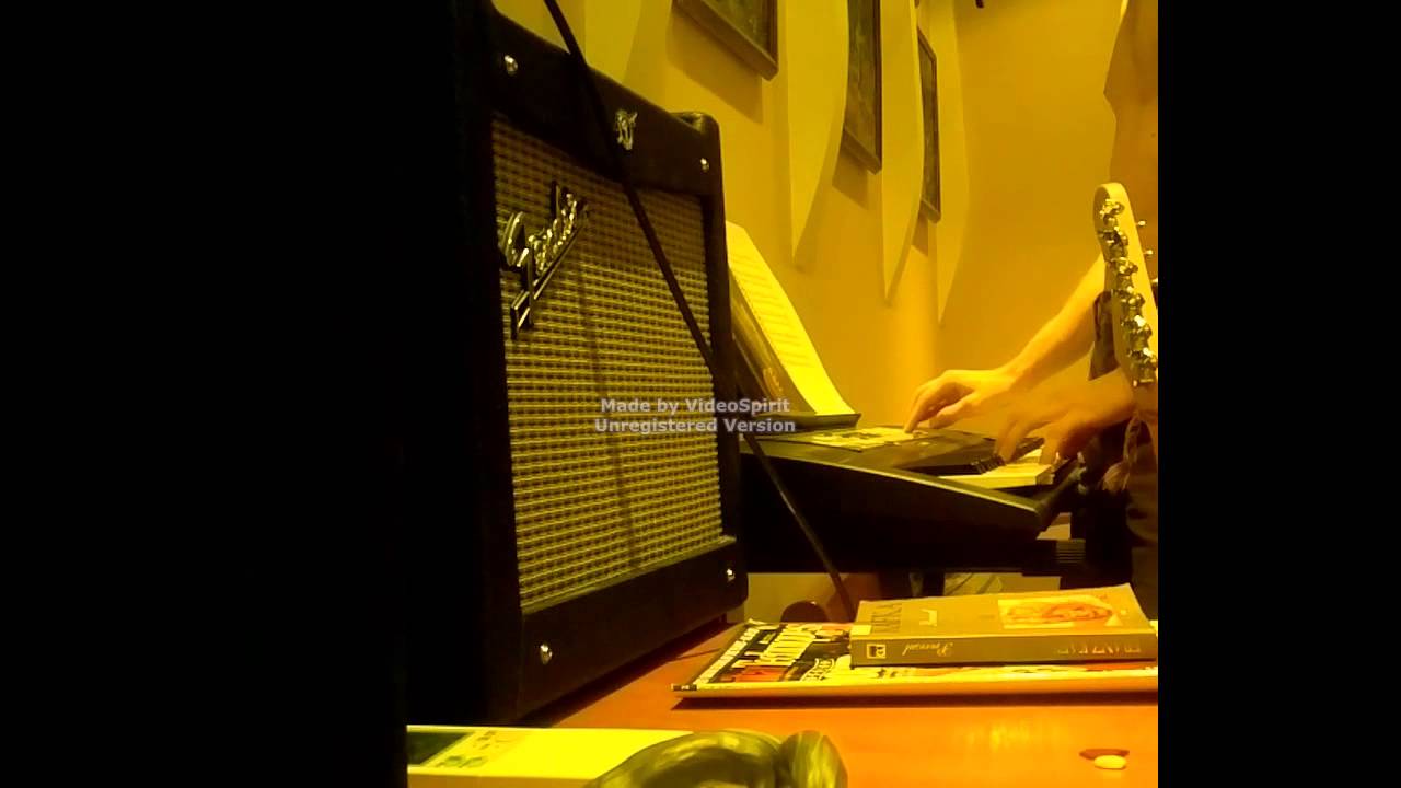 Piano techno with guitar amp - YouTube