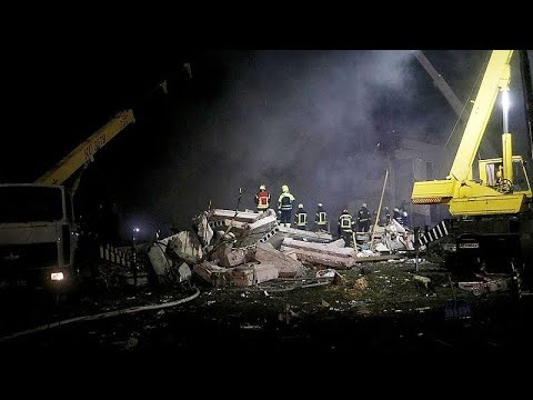 Guerre en Ukraine : le choc à Dnipro après les frappes russes sur une zone résidentielle