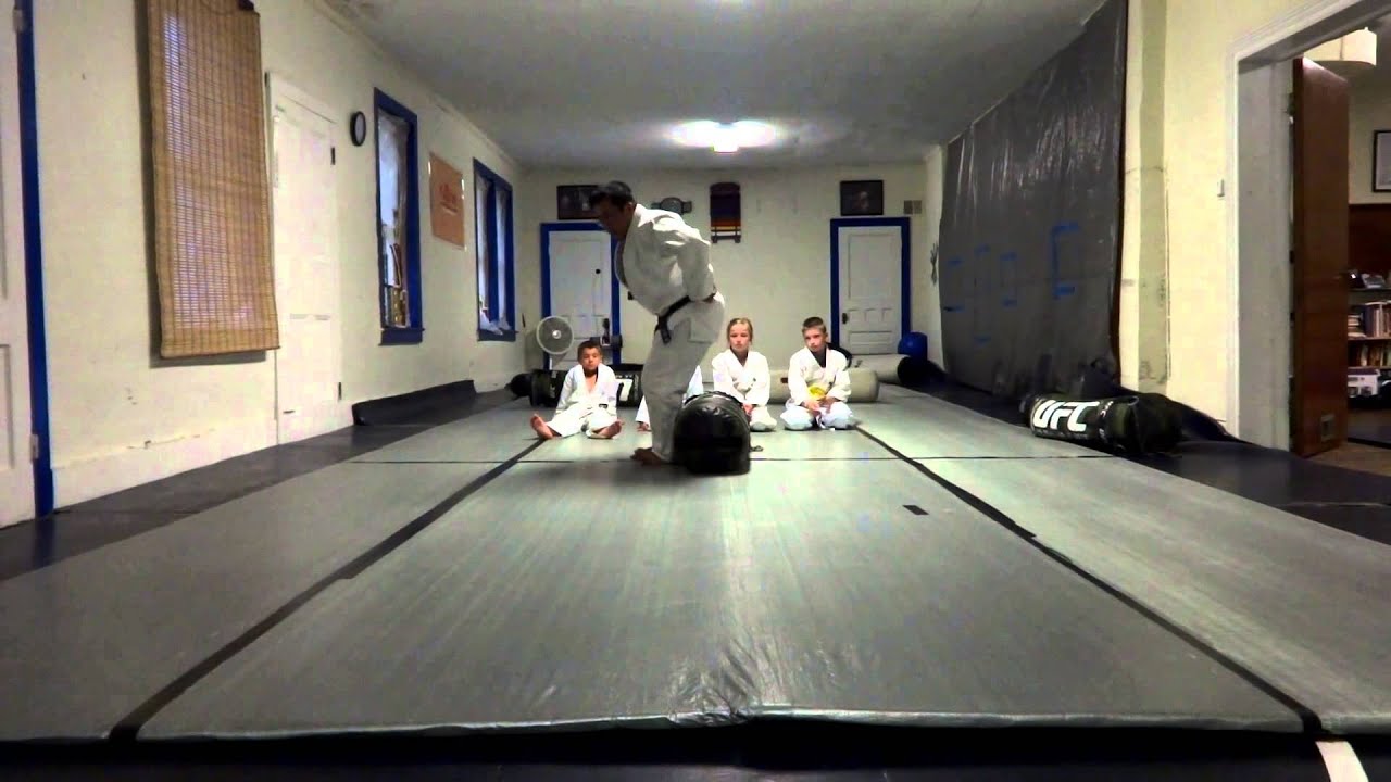 Better Ukemi - Judo Falling Techniques (Breakfalls) - Part 2 (children ...