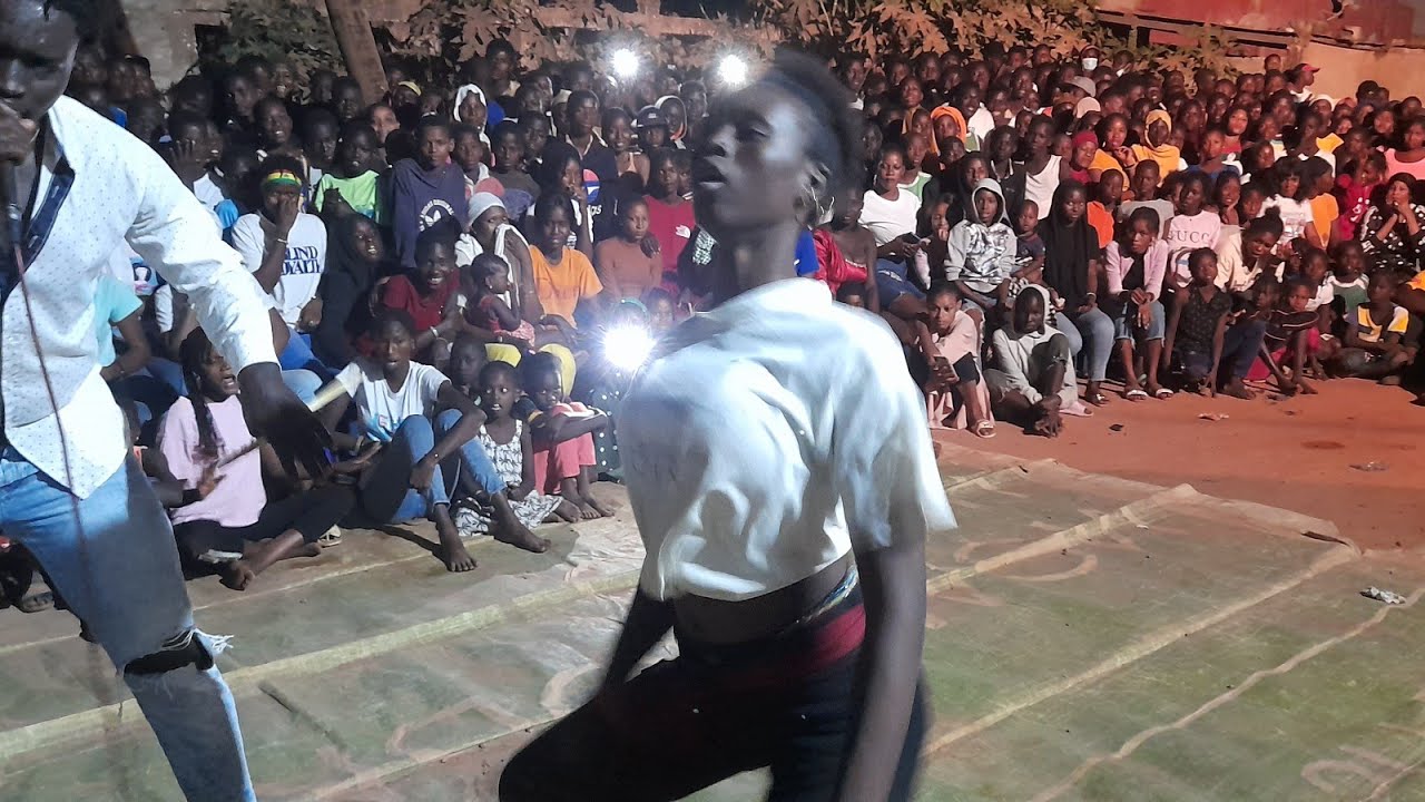 sabar bou saf saf avec les fans de sandiafou à kanda - YouTube