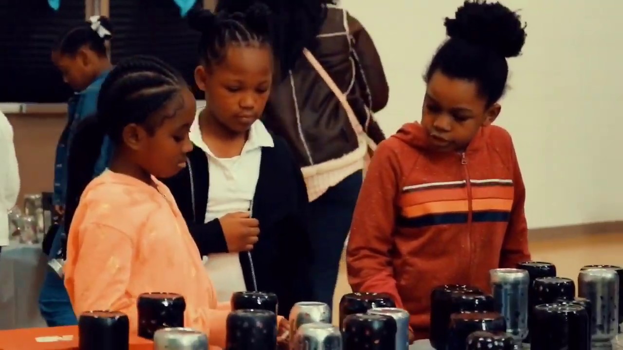 Usher-Collier Student Entrepreneurs’ Flea Market #STEM - YouTube