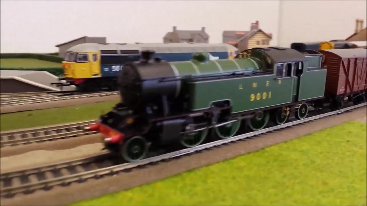Hornby R2912 Thompson L1 Class 2-6-4T 9001 in LNER Green H33936 - YouTube