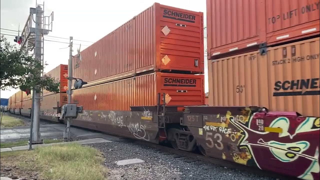 CPKC 4604 EB Leads I-181 Auto/Intermodal Train With Friendly Crew In Laredo, Texas 7/1/23 - YouTube