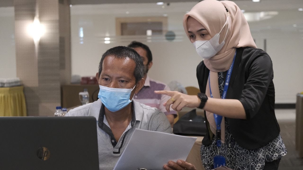 Pelatihan Sistem Informasi Aplikasi Pencatatan Informasi Keuangan ...