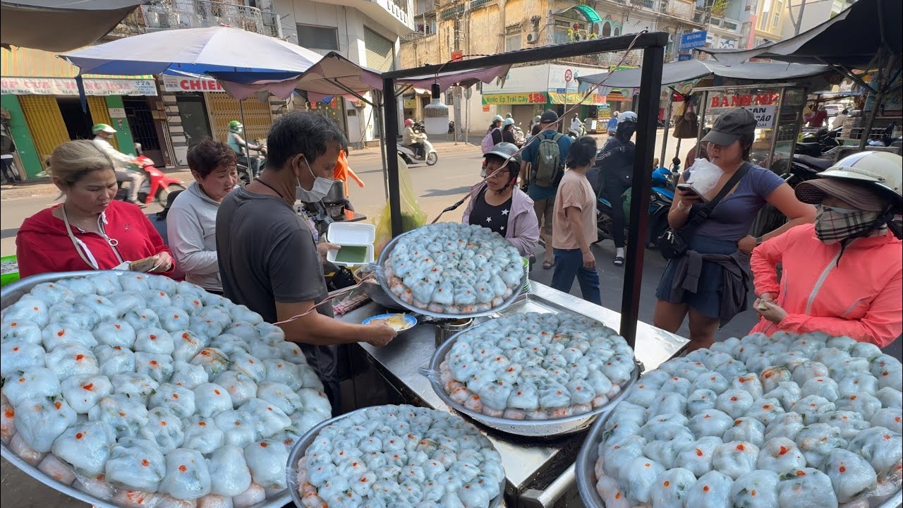 Must Try! Famous Chive Cake at the Traditional Market - Vietnamese ...