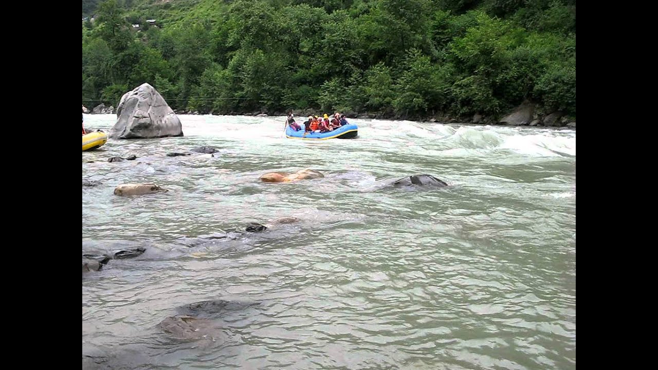 River rafting ride in Byas river in Raison ( Kullu ) Himachal Pradesh ...