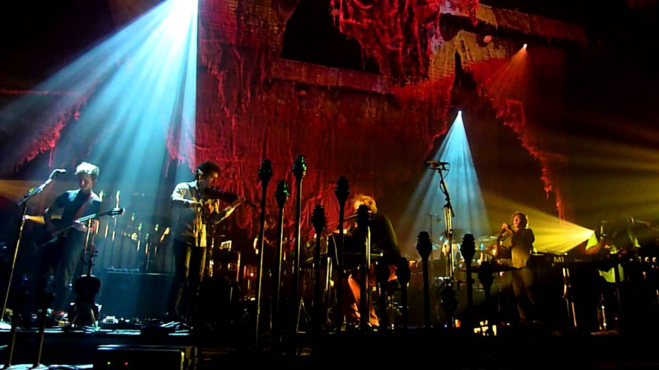 Bon Iver "Beach Baby / Hinnom, TX / Wash" @ Olympia (Paris) - YouTube