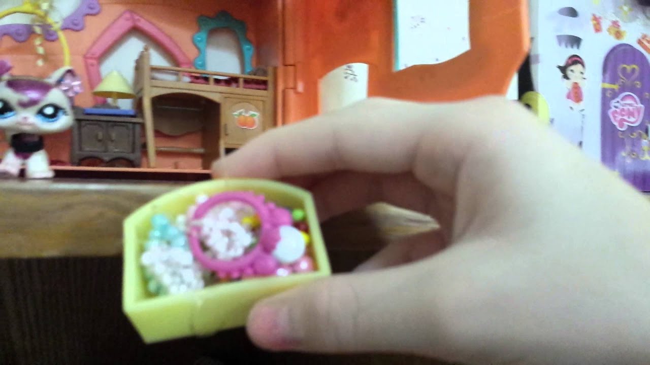 How to make a lps girly girl room - YouTube