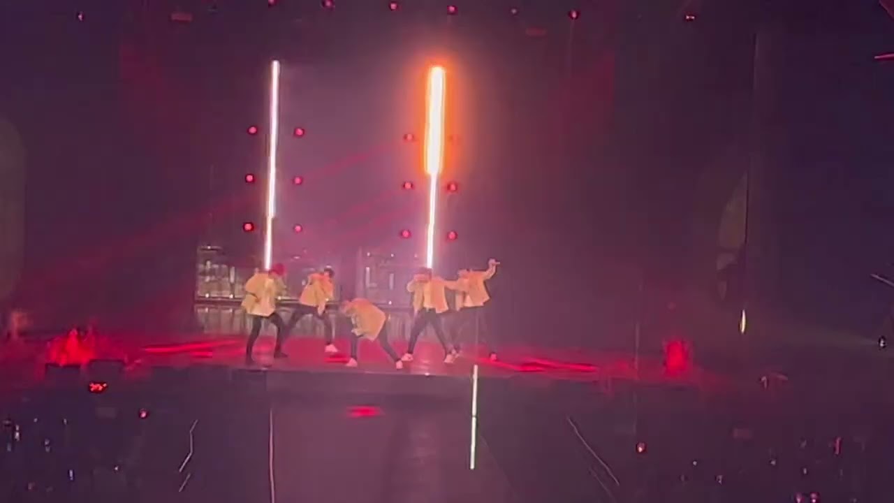 220410 TREASURE 1st CONCERT [TRACE] - 사랑해 (I LOVE YOU) - YouTube