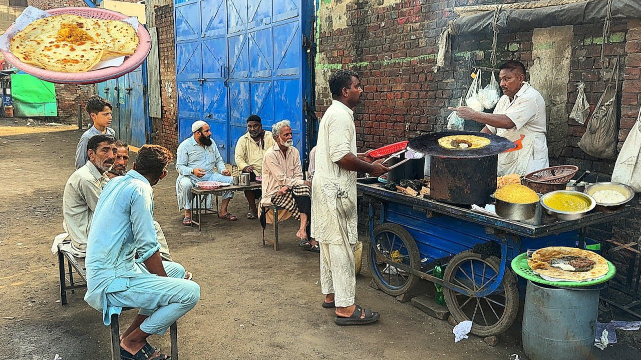 ONLY RS 50/- CHEAPEST DESI BREAKFAST OF THE YEAR | TALIB HUSSAIN SAAG ...