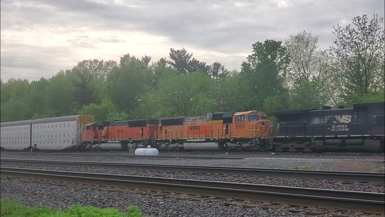 NS 1222 and 9823 and 2 RARE WFRX leasers trailing on 32N. Going Slow through Berea ohio. - YouTube