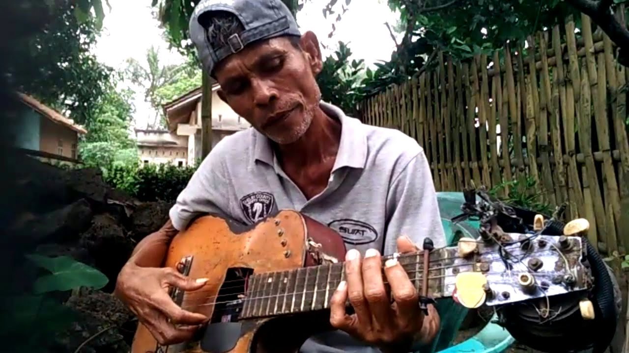 Instrumen Gitar Clasik Pengamen Tua - YouTube