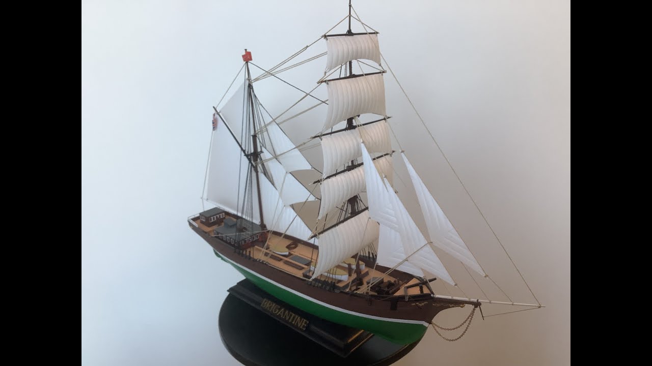 Brigantine 1/100 Zvezda - YouTube