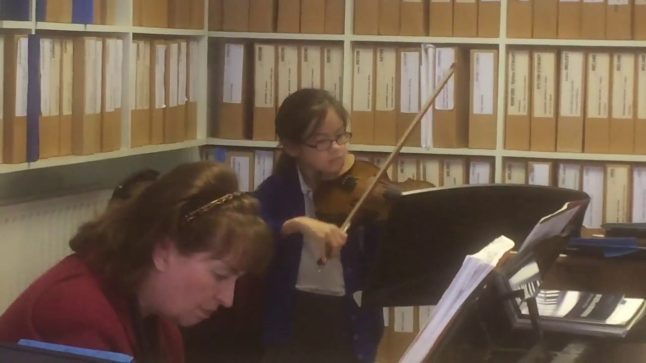 Czardas by Monti, played by Isabelle Stevens, age 9 - YouTube