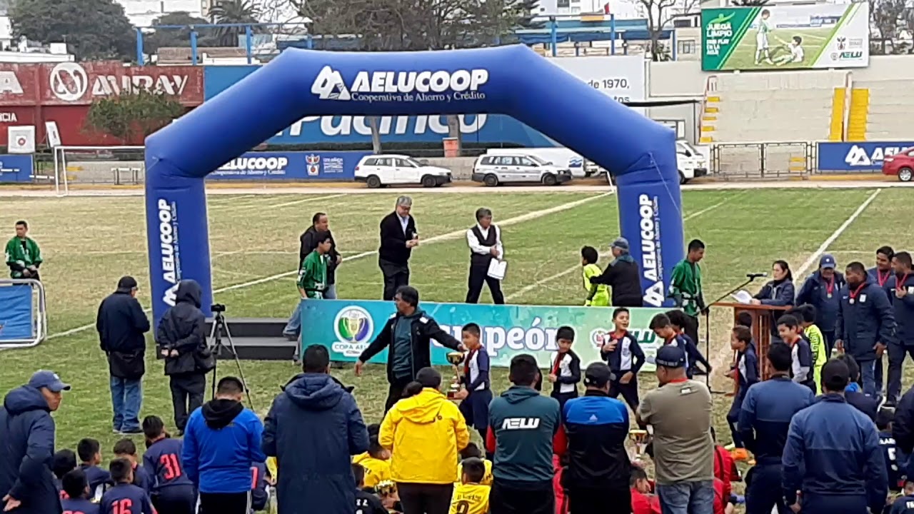 Premiacion AELU CAMPEON DE ORO Alianza Lima 2010 - YouTube
