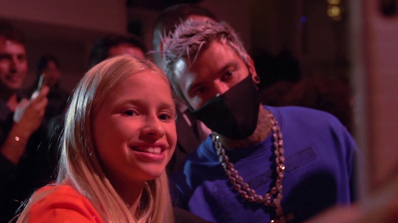 MOSCHINO SS 2020 // MILAN CALLING with DASHA WHITE - YouTube