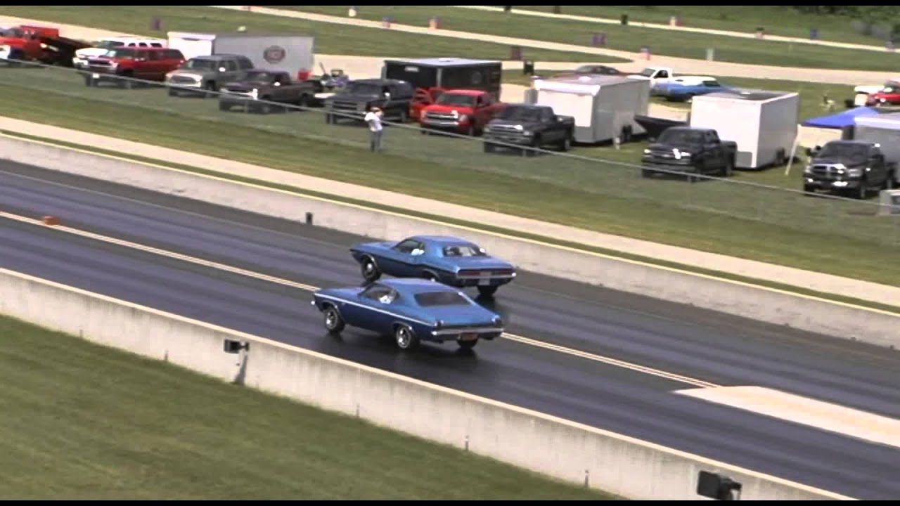 1970 Hemi Challenger vs 1969 Chevelle SS 396 - YouTube