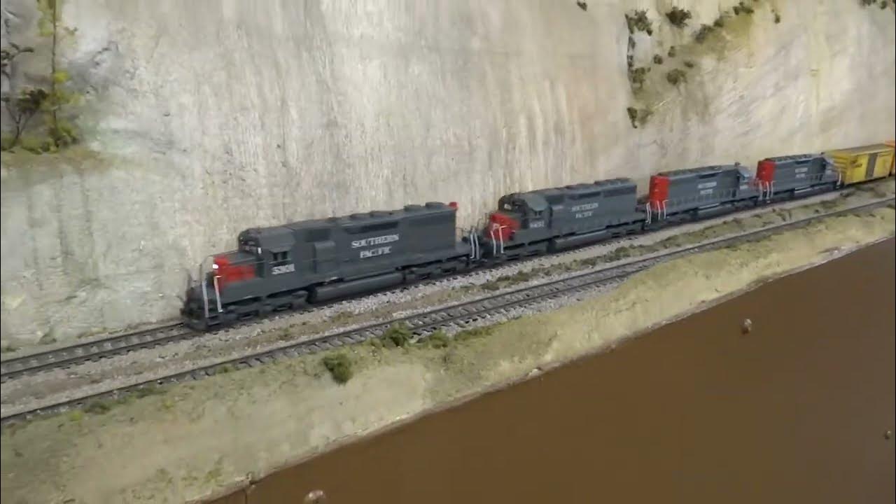 O38 SOUTHERN PACIFIC SD39 & AD40's MANIFEST FREIGHT TRAIN - YouTube