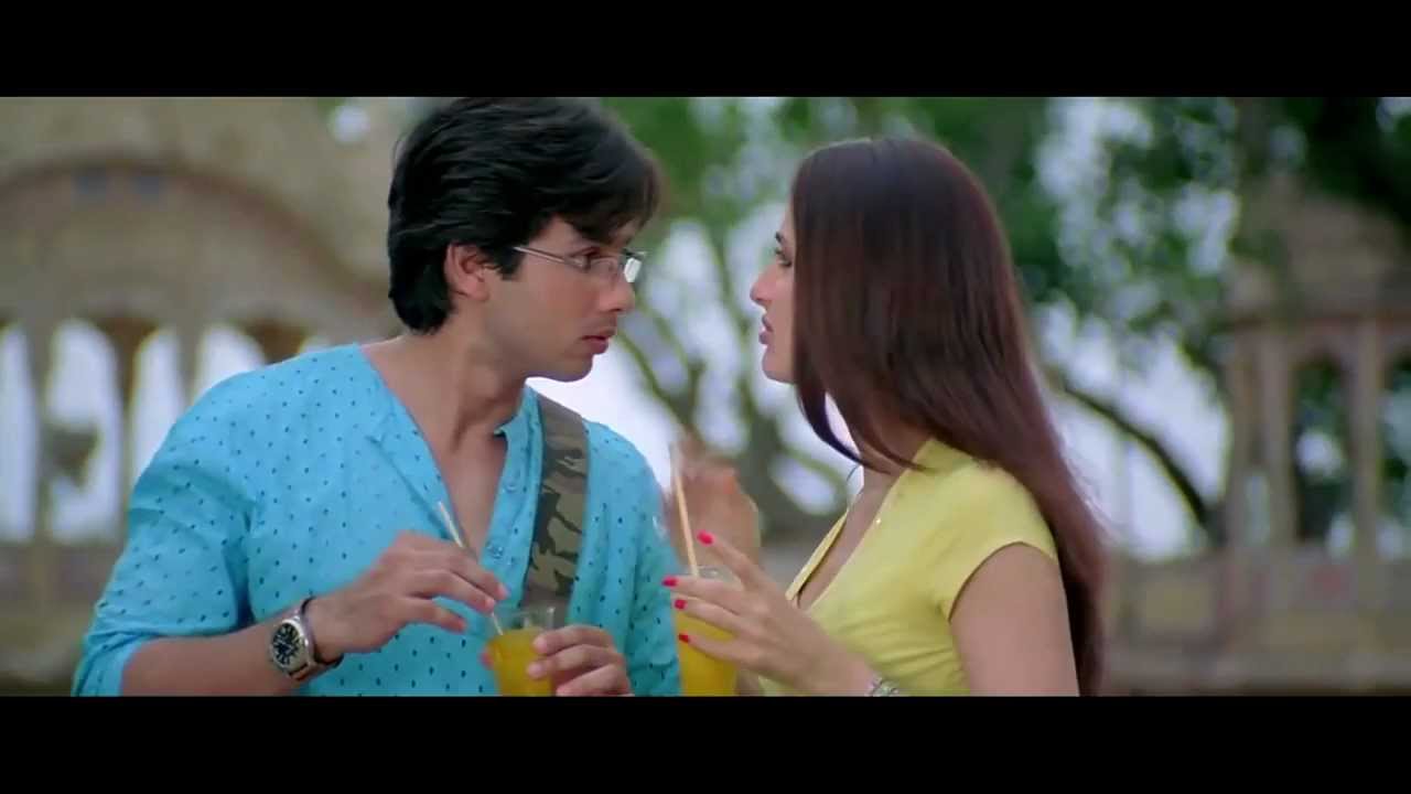 Aao Milo Chalo - Jab We Met (2007) HD 1080p BluRay Music Video - YouTube