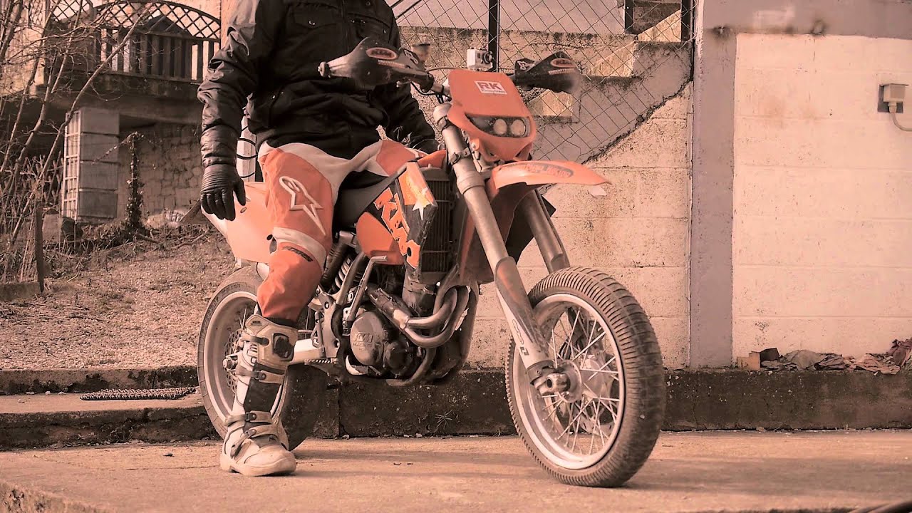 KTM Supermotard 590 - test go pro HD2 - YouTube