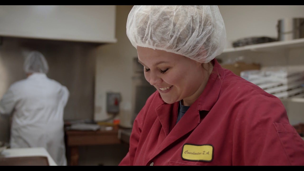 Maison Russet - Kim Céré Whelan - YouTube