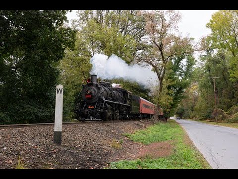 NYS&W 142 Returns - Great Pumpkin Trains on the Bel-Del - YouTube