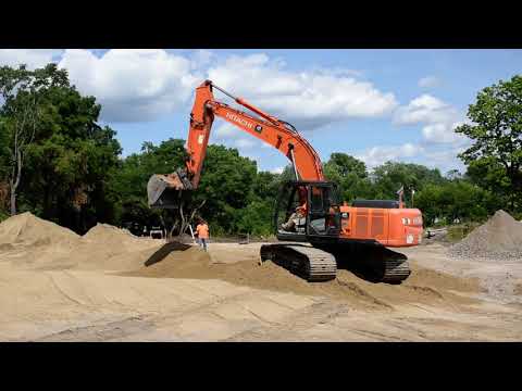 Hitachi 210lc Excavator in Action - Pontiac - YouTube
