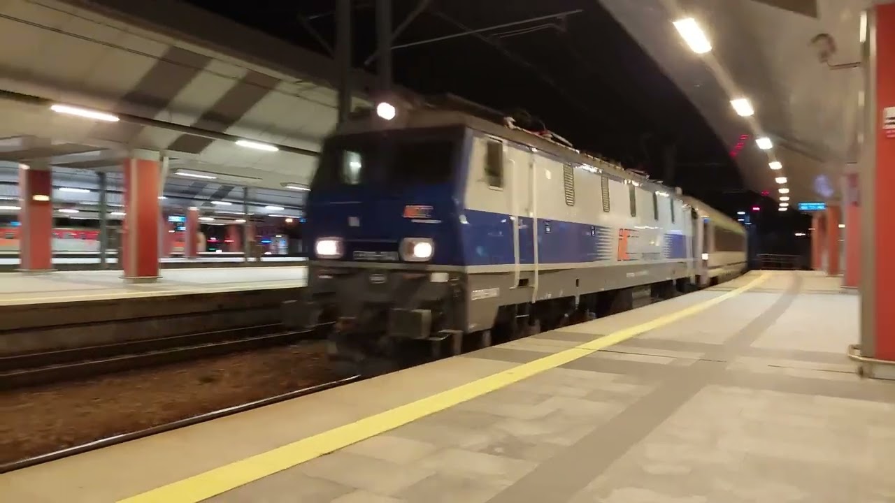 PKP pociąg IC 8303 Chełmoński wjazd na Kraków Główny - YouTube