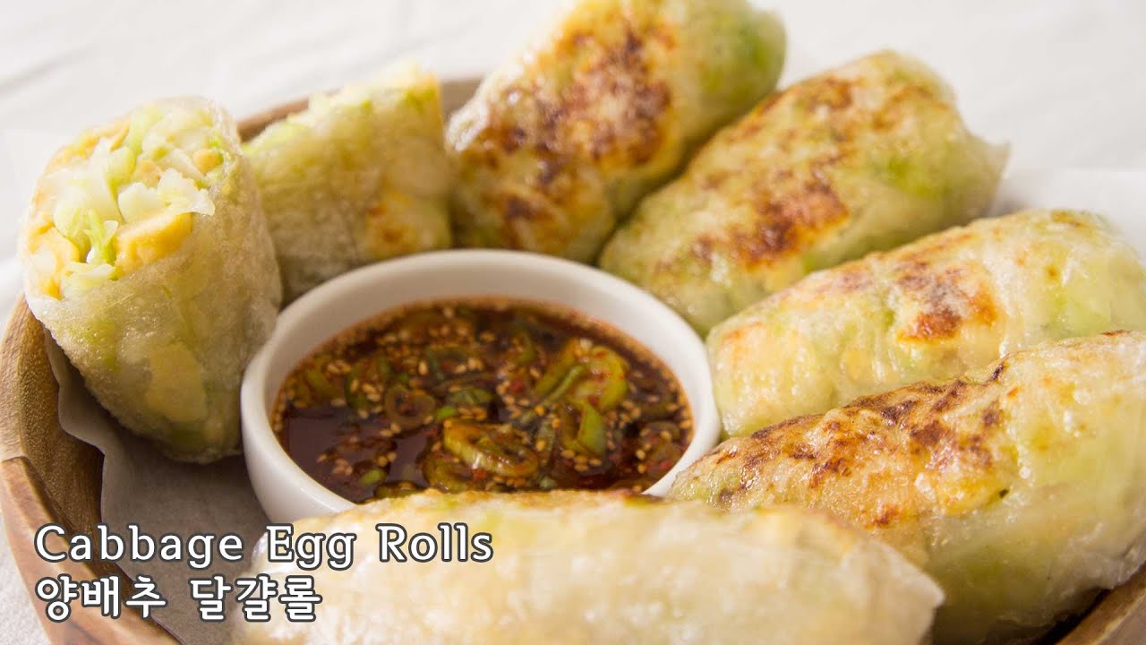 Crisp and juicy, Cabbage Egg Rice Paper Rolls with Soy Dipping Sauce ...