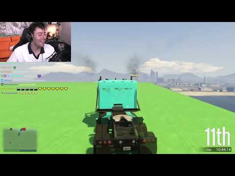 EBONİVON ENES BATUR  'U  MEZE EDİYOR