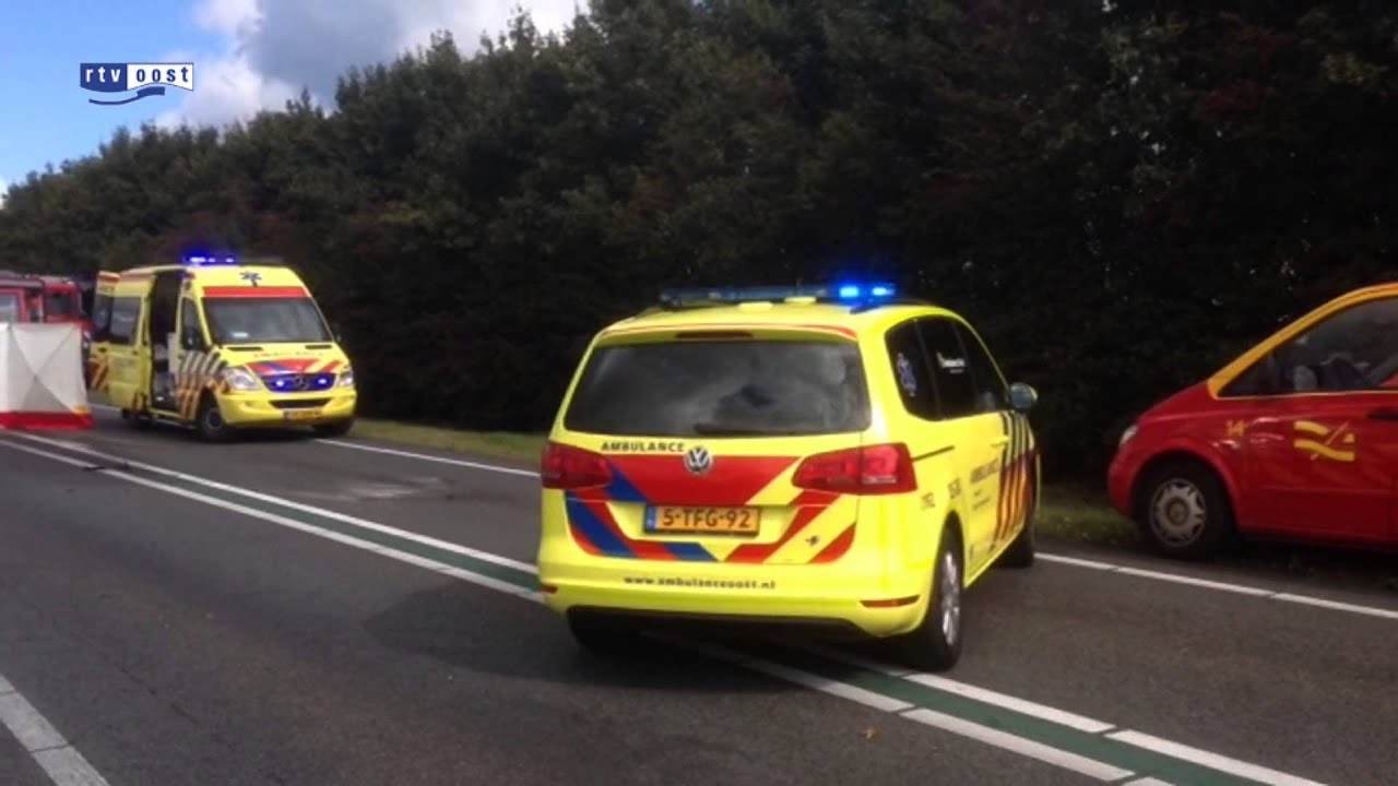 Dode bij ernstig ongeluk op N36 bij Westerhaar, weg is afgesloten - YouTube