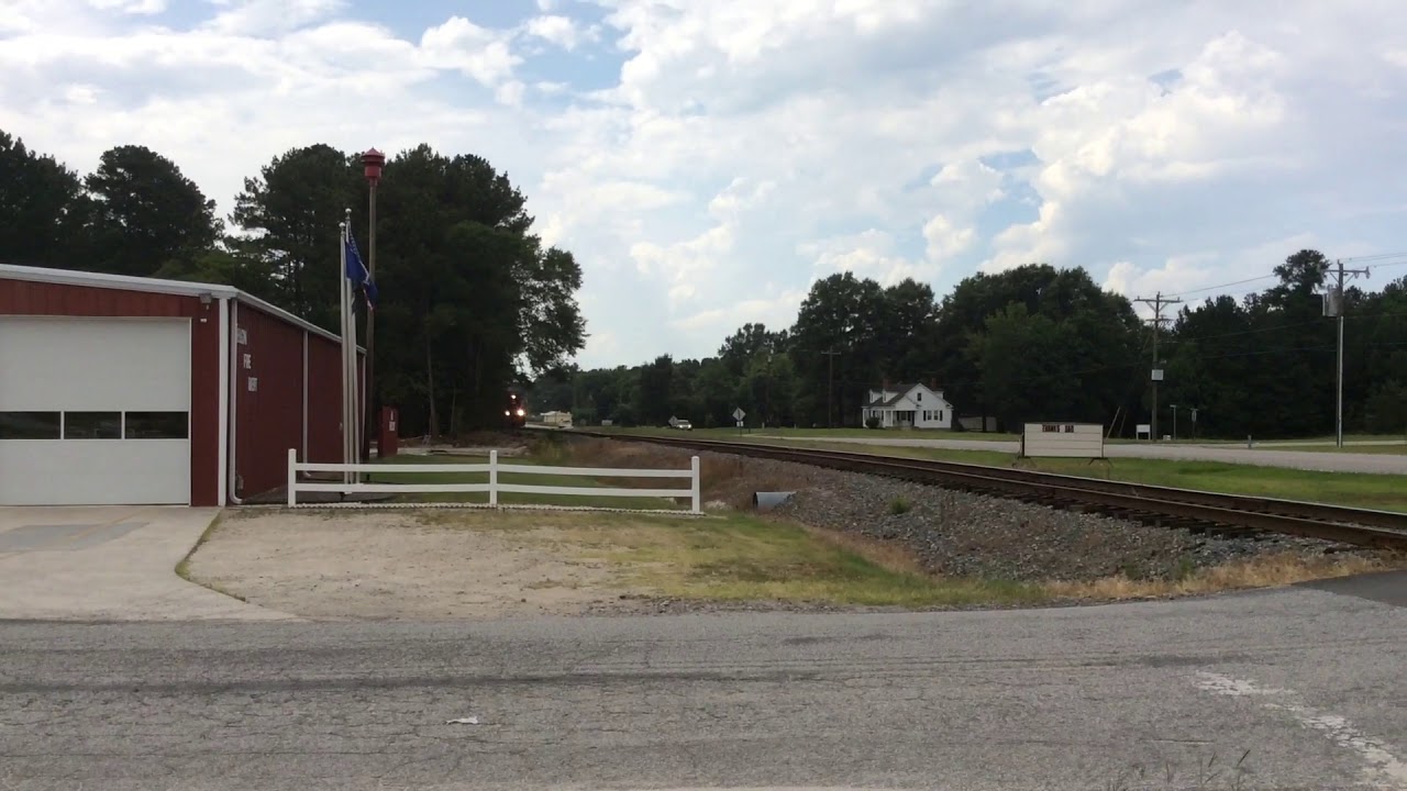 L&C train new engineer waving out the window - YouTube