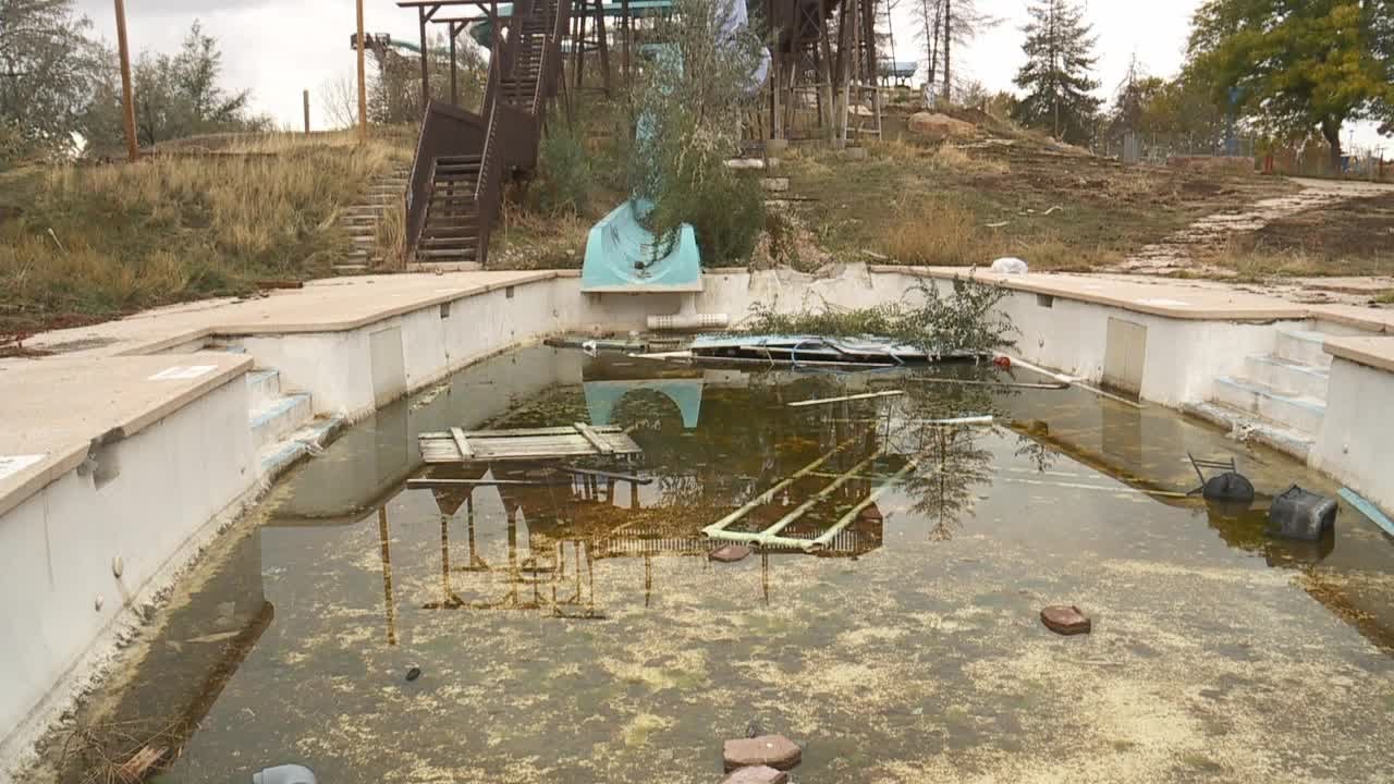 Raging Waters water park demolition begins - YouTube