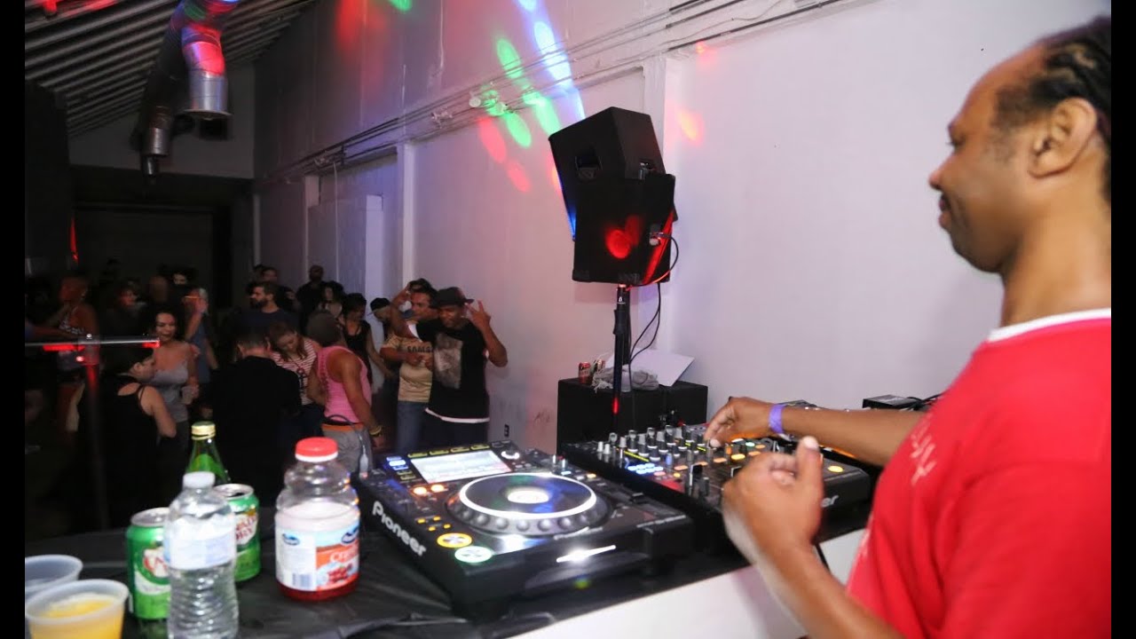 Patrick Wilson Closing It Up @ House on the Eastside - YouTube