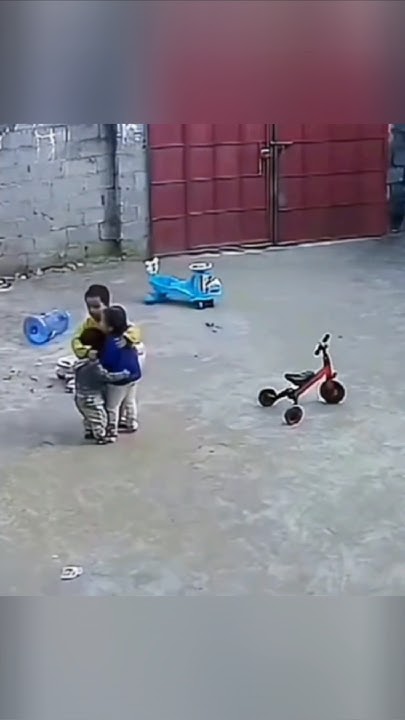 Tanggung Jawab Seorang Kakak Melindungi Adik-adik nya - YouTube Tanggung Jawab Seorang Kakak Melindungi Adik-adik nya - YouTube