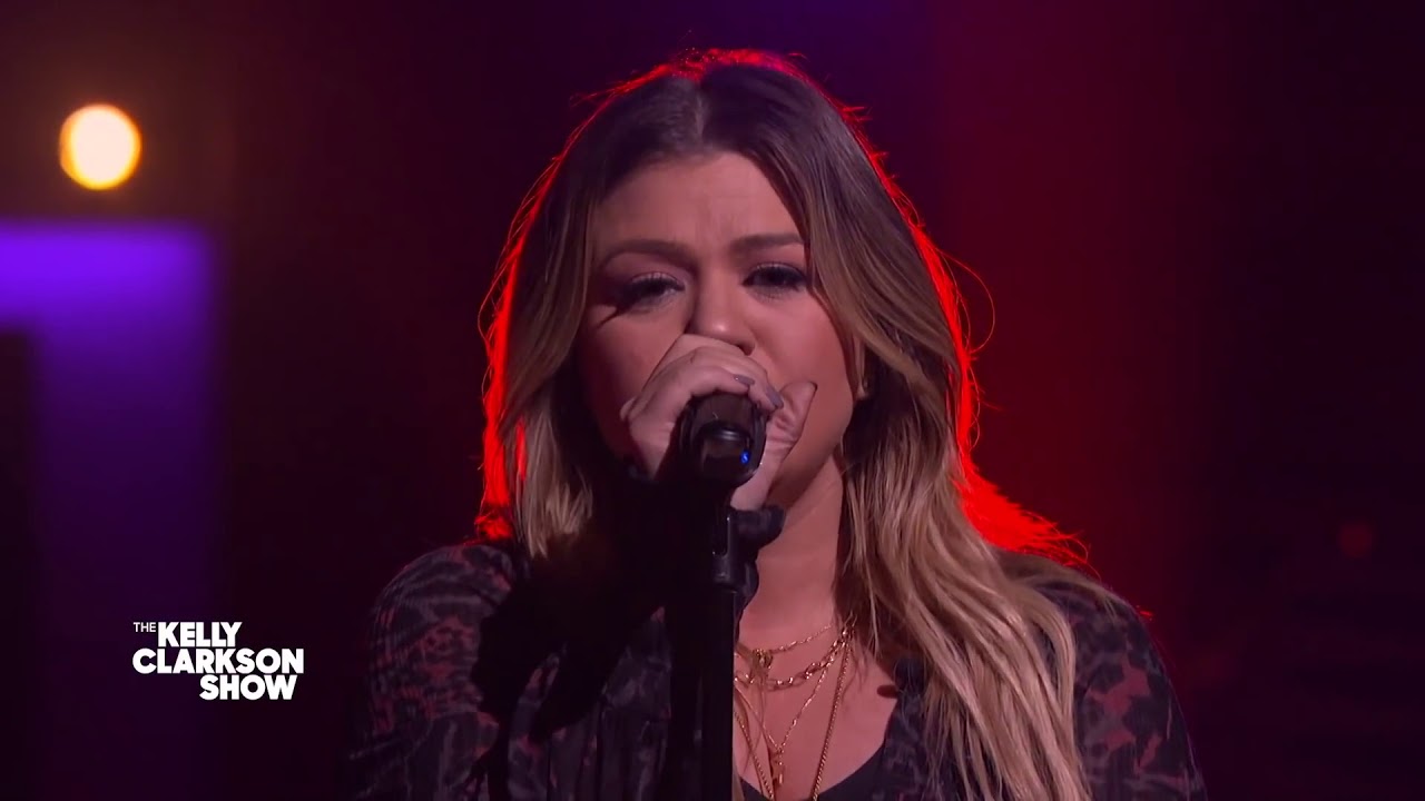 'Another Sad Love Song' (Toni Braxton) Cover By Kelly Clarkson - YouTube