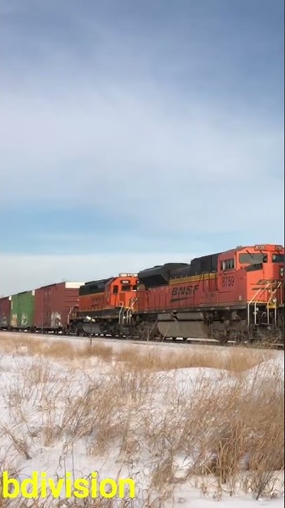 Load of BNSF SD70ACe #shorts - YouTube