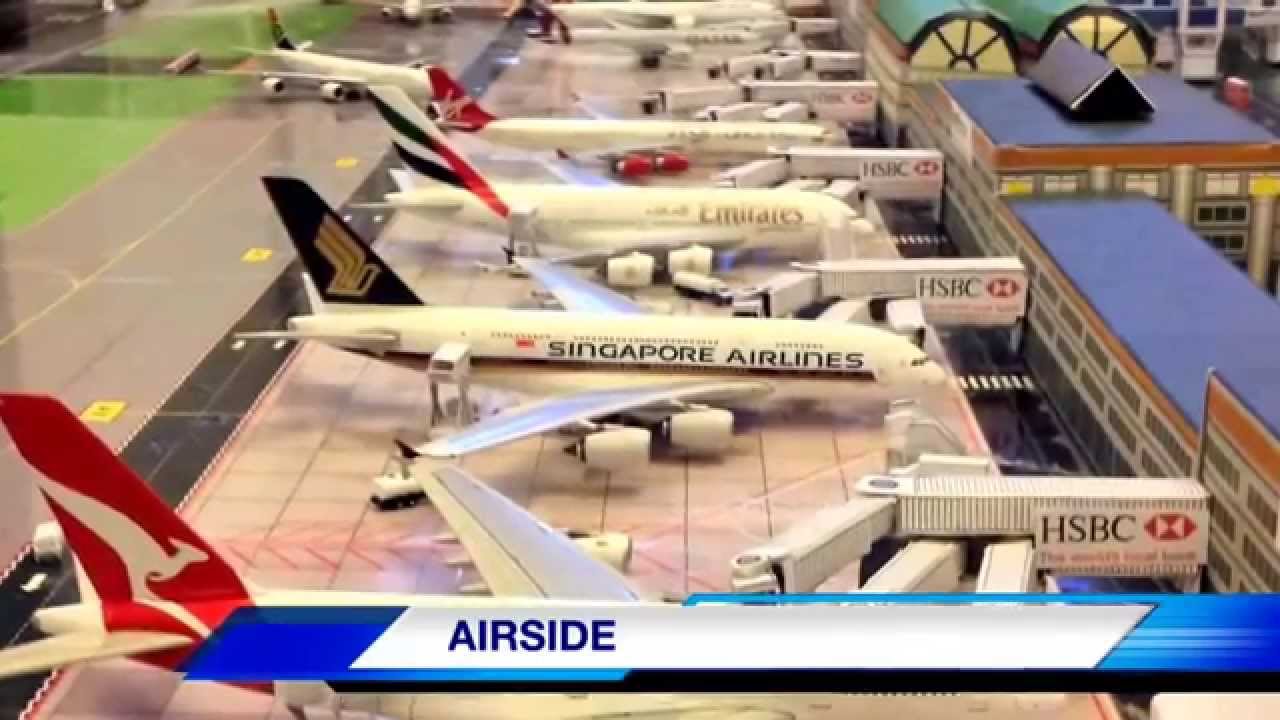 1:400 model airport - YouTube