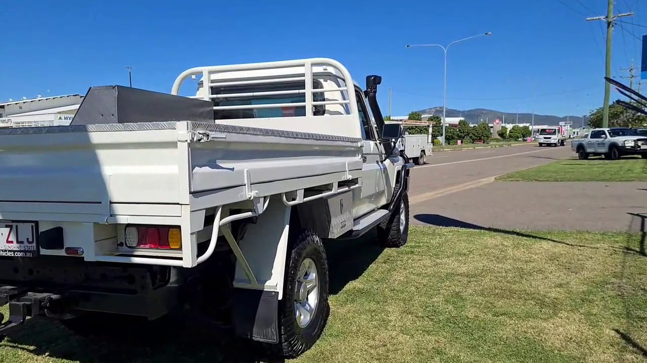 2012 Toyota Landcruiser Ute White - YouTube
