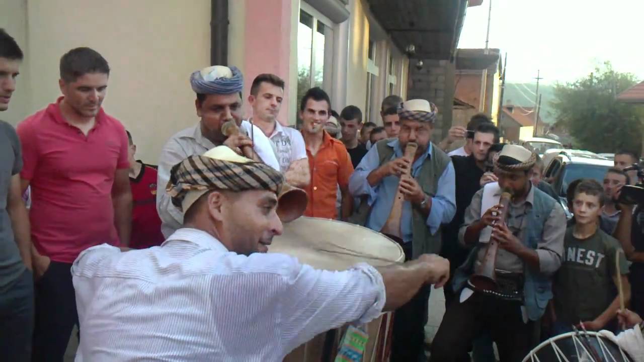 Tupanat ne fshatin kuk Opoj -Shaqa- - YouTube