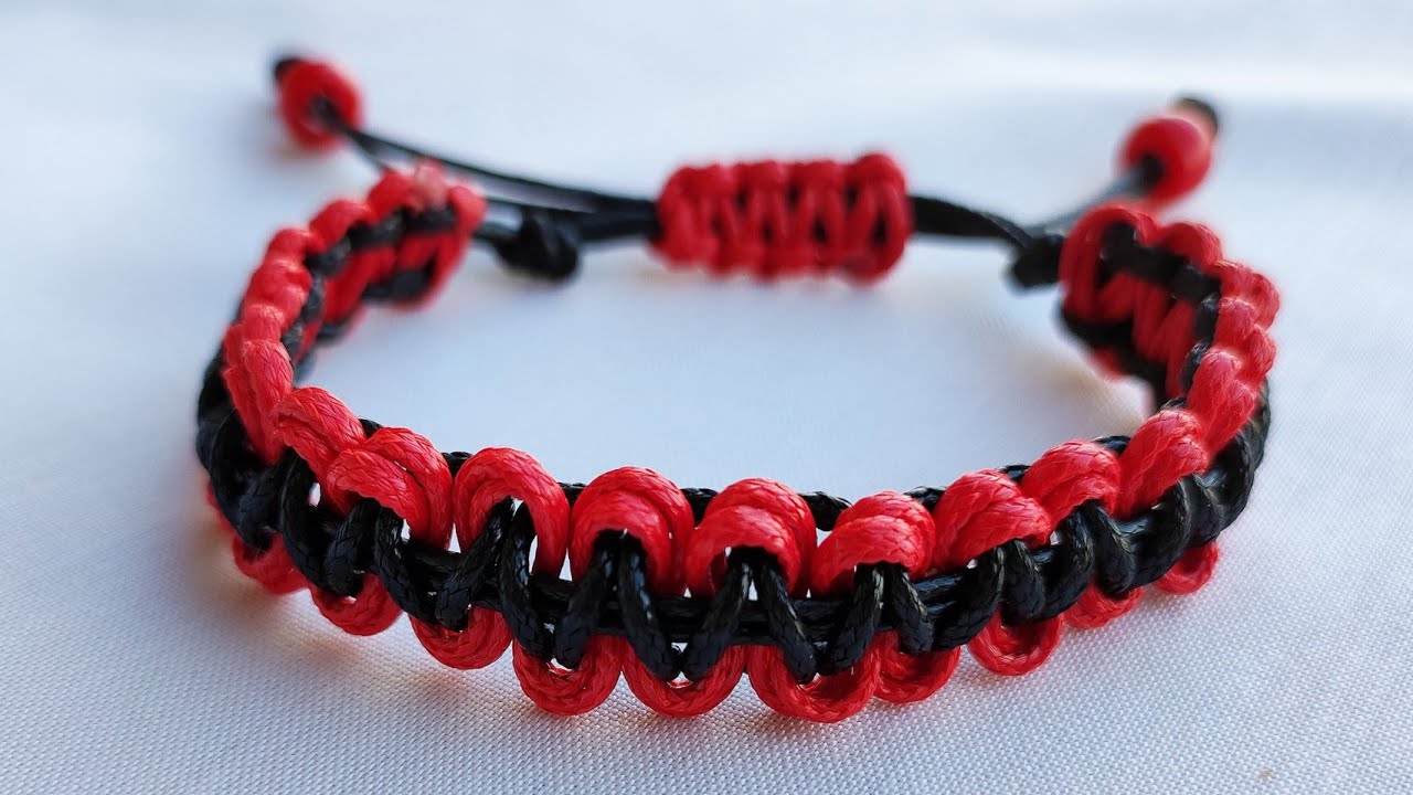 How to make a two-color friendship bracelet with three threads at home ...