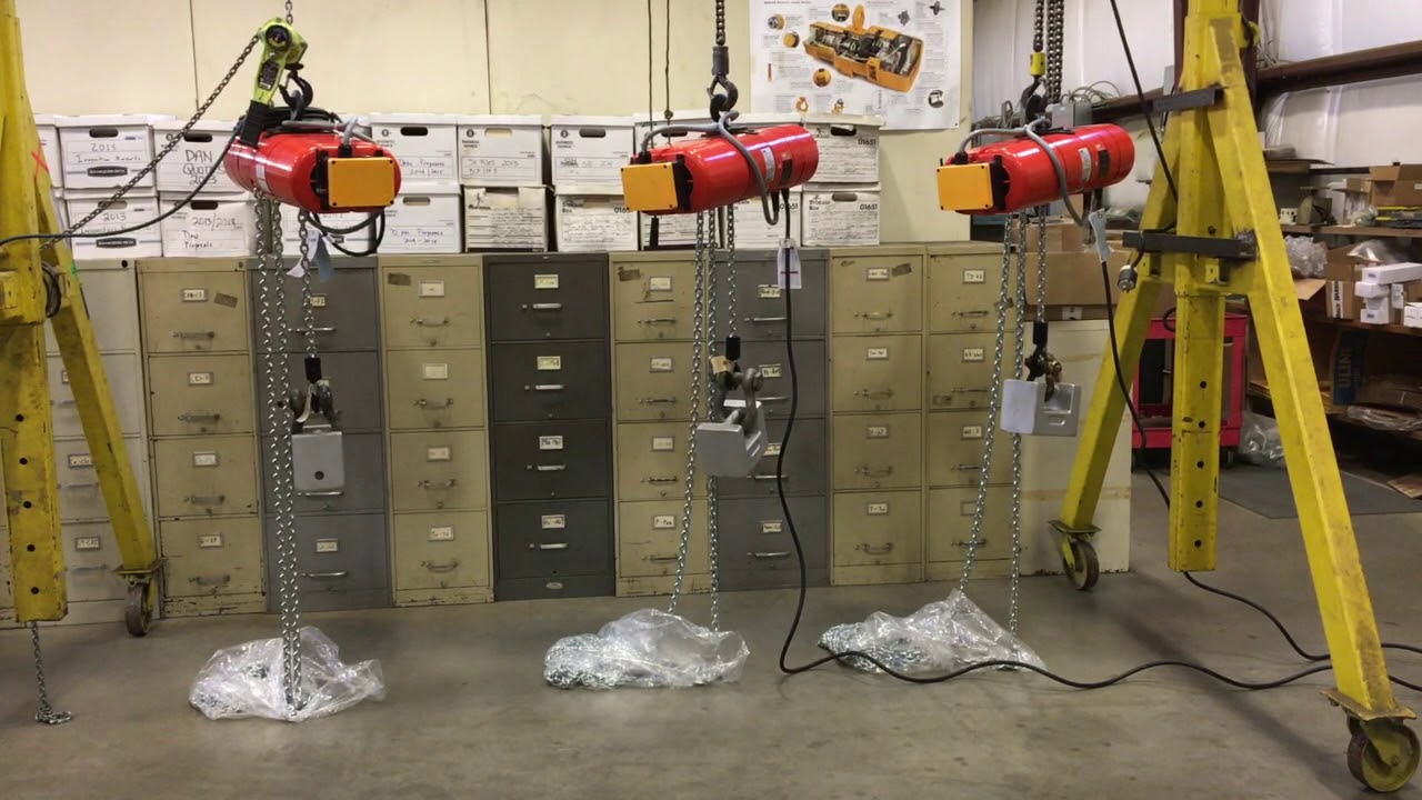 Synchronized Lifting Chain Hoists by Shupper-Brickle Equipment - YouTube