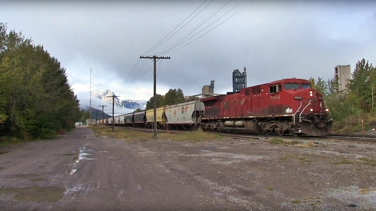 CP Train Spotting HD: CP 9543 & MID DPU CEFX 1032 Speeds 300 East At Exshaw AB 4/9 9/23/18 - YouTube