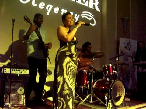 Carol Riddick Perfoming "A Better Me" - YouTube