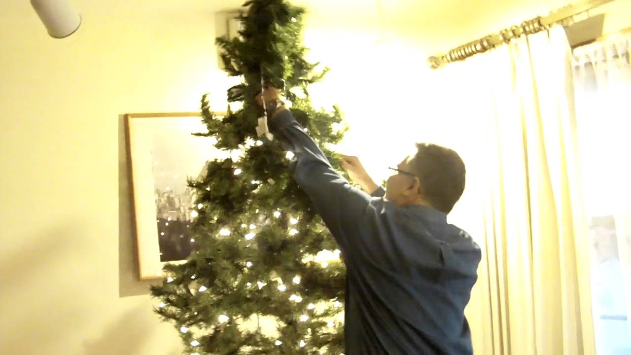 setting up the christmas tree 2011 - YouTube