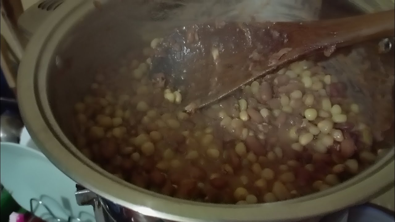 My SIMPLE WAY of COOKING mixed BEANS with MAIZE| #simplegitheri # ...