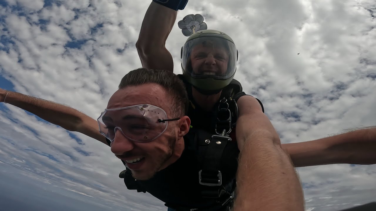 Stephen Skydiving ️🪂 - YouTube