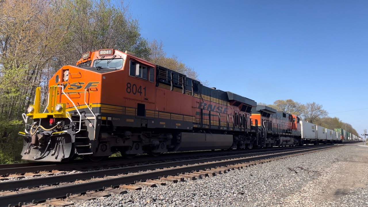 BNSF intermodal with BNSF H1 passes Kankakee Township - YouTube